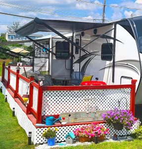 22 Gorgeous Camper Landscaping Designs