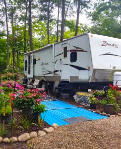 30 Permanent RV Site Landscaping Ideas