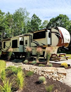30 Permanent RV Site Landscaping Ideas